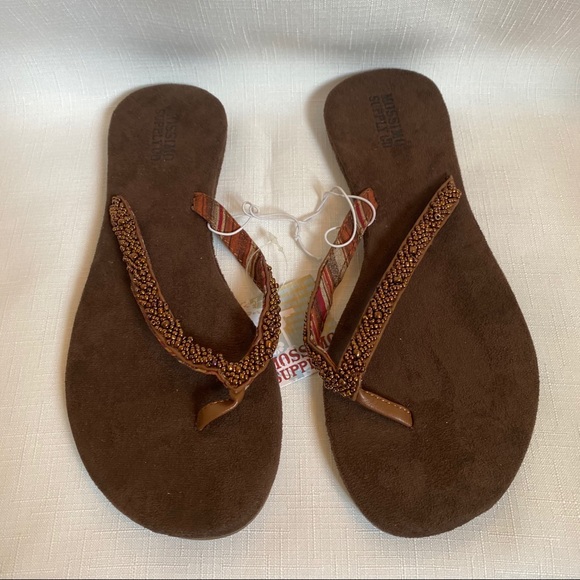 Mossimo Supply Co. | Shoes | Nwt 42 Flip Flops | Poshmark